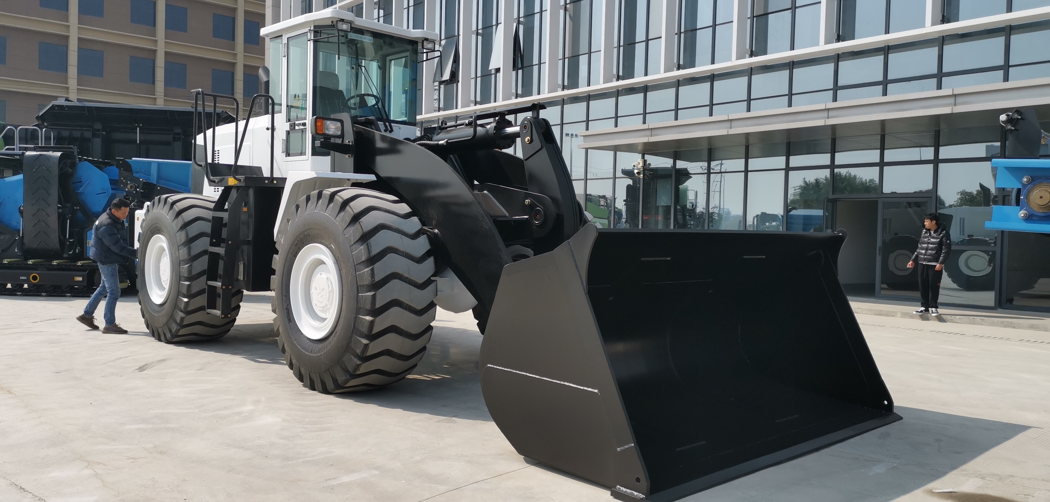 Wheel Loader MW668,Product - The Best Mobile Crusher (MESDA)